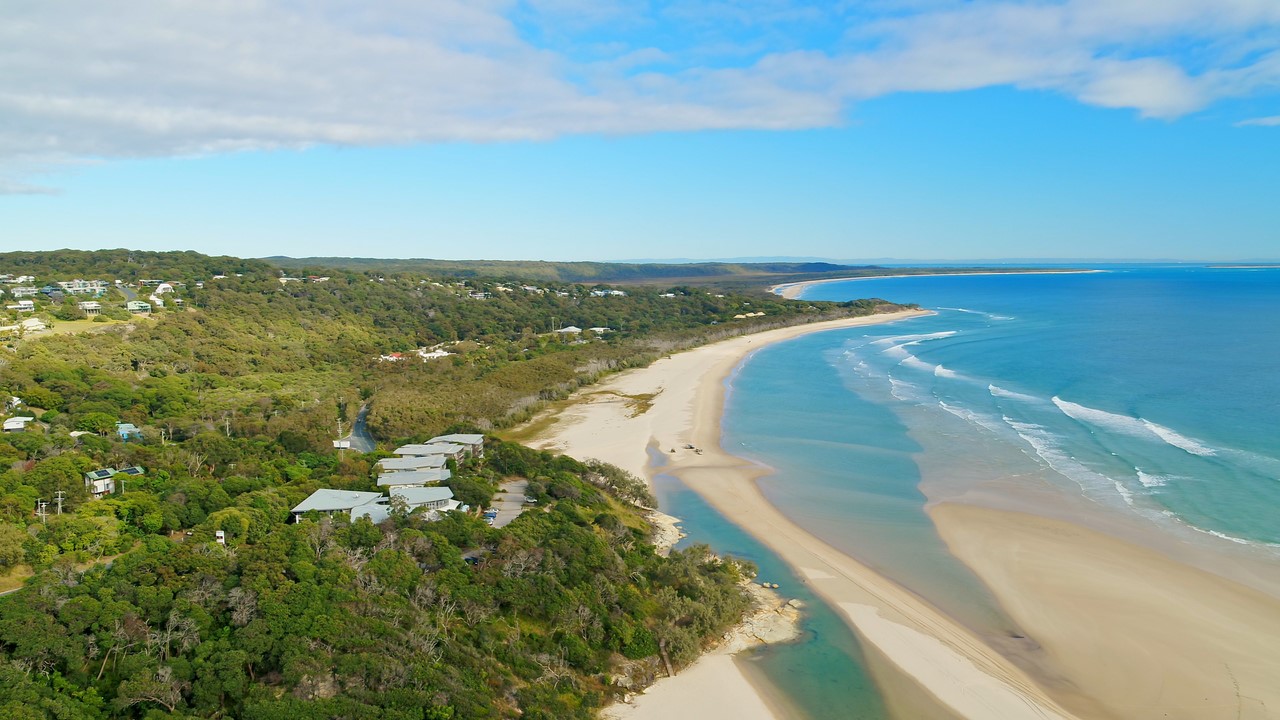 Cast yourself away on scenic North Stradbroke Island/Minjerribah with ...